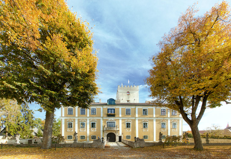 SCHLOSS HARMANNSDORF | Architekturfotografie Wien